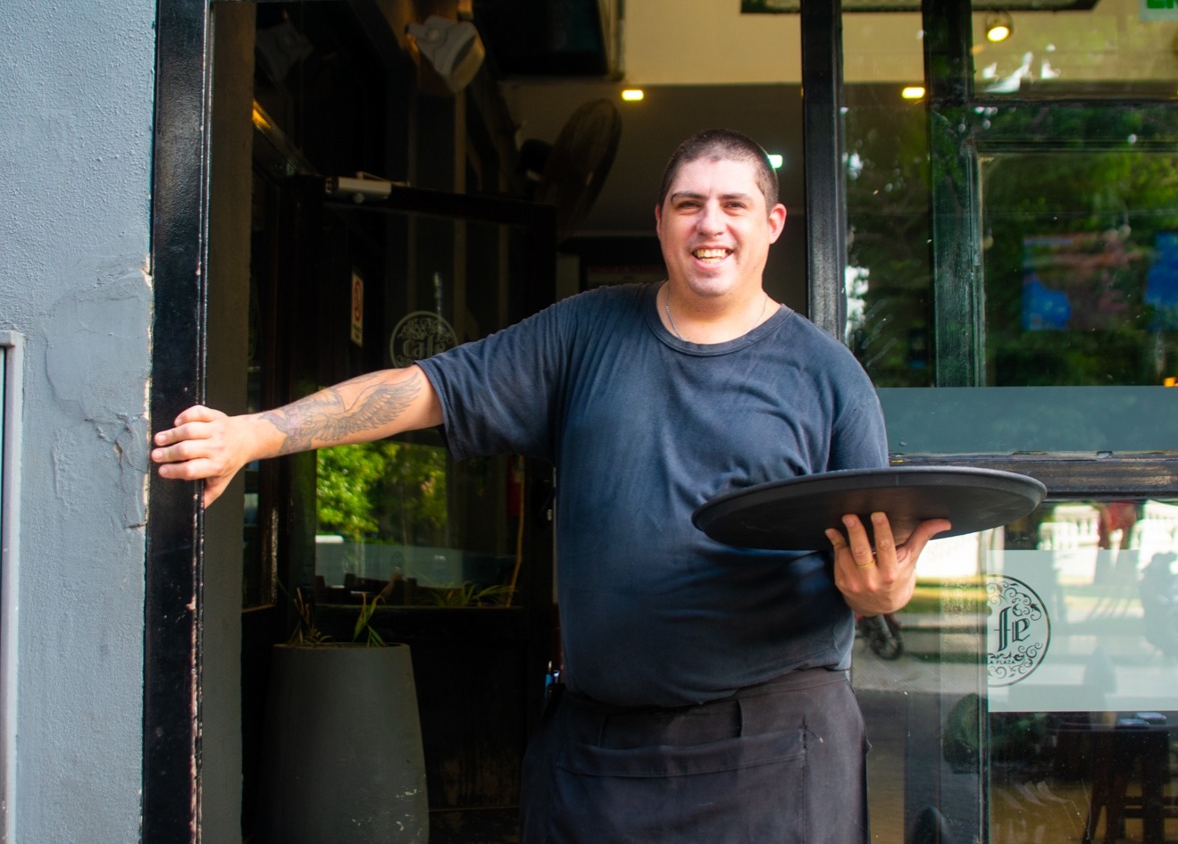 Carlos Álvarez: mozo de profesión – Cosa Cierta Sitio de noticias