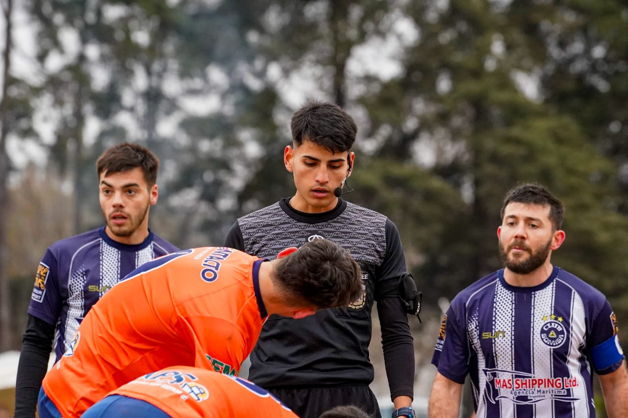 Dylan Suárez: el mejor árbitro del fútbol nicoleño – Cosa Cierta Sitio de noticias